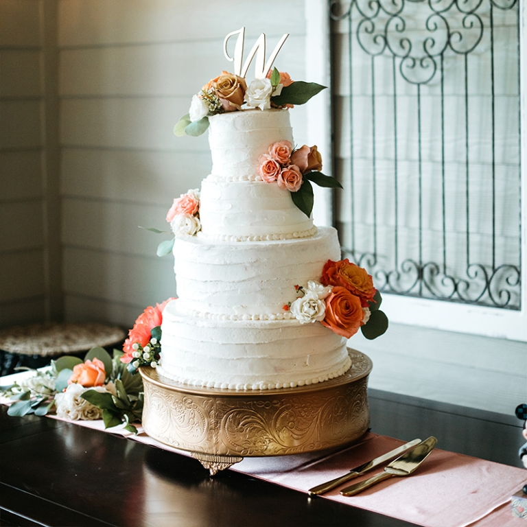 18" Round Gold Cake Stand (Matte) Rentals | Premiere Events