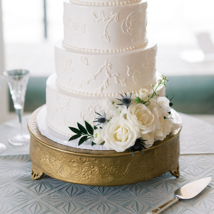 18" Round Gold Cake Stand (Matte) Rentals | Premiere Events